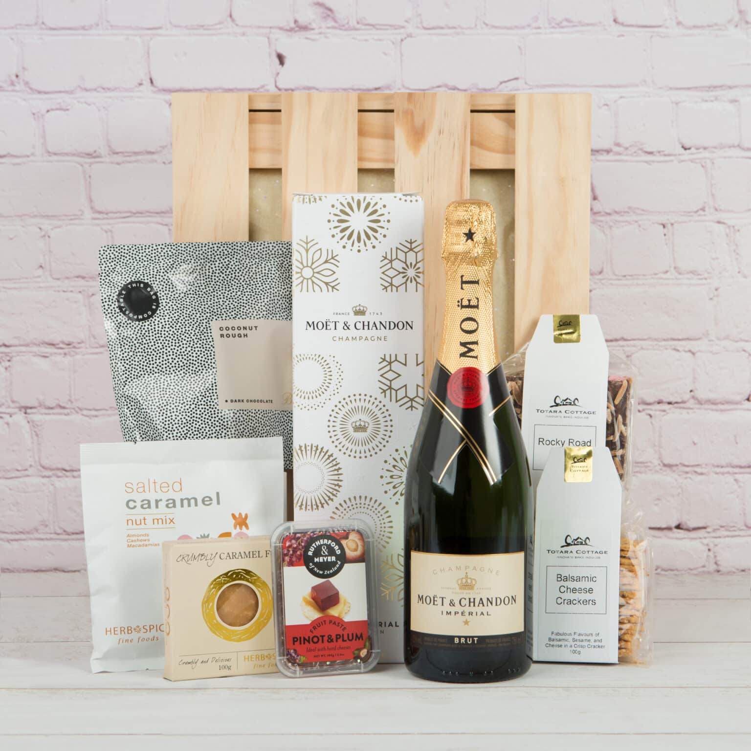 Celebration Gift Boxes in NZ - Deluxe Wine & More | About Giving